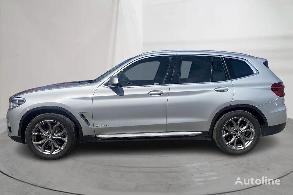 Prodaje se BMW X3 krosover na aukciji