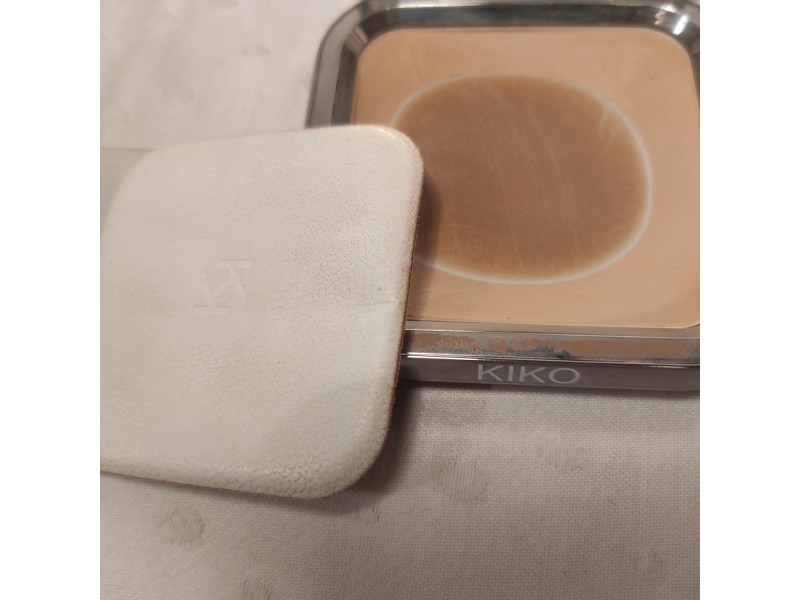 KIKO MILANO PUDER U KAMENU