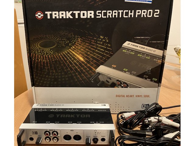 Native Instruments AUDIO 10 Traktor Scratch PRO 2-Vinil