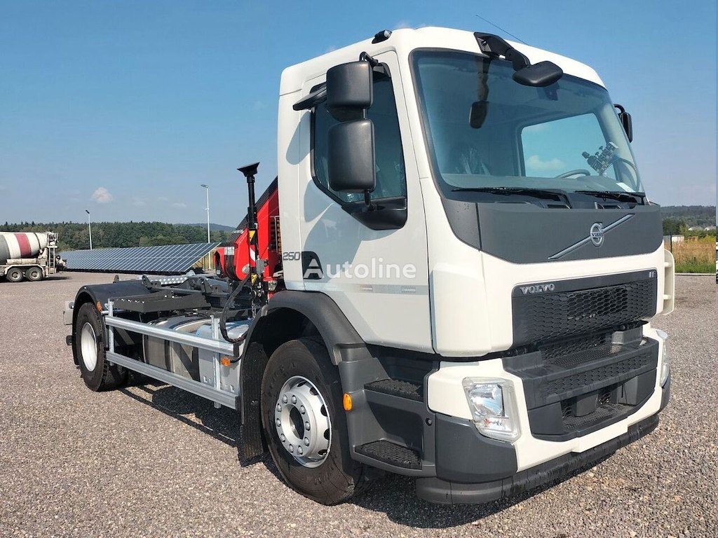 Novi Volvo FE 250 kamion rol kiper