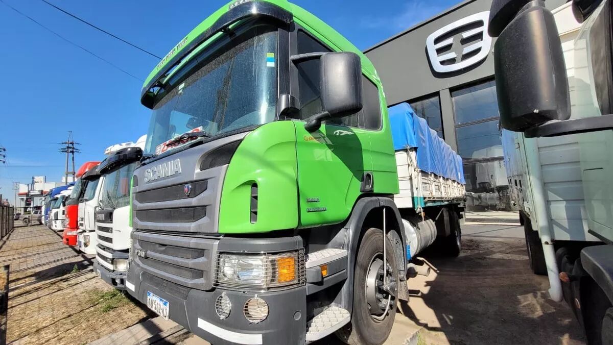 Scania P 310 kamion s ceradom