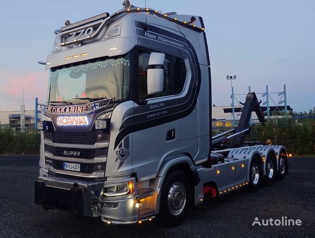 Scania S770 8x4 Tienhoito auto koukkulaitteella kamion sa kukom za podizanje tereta