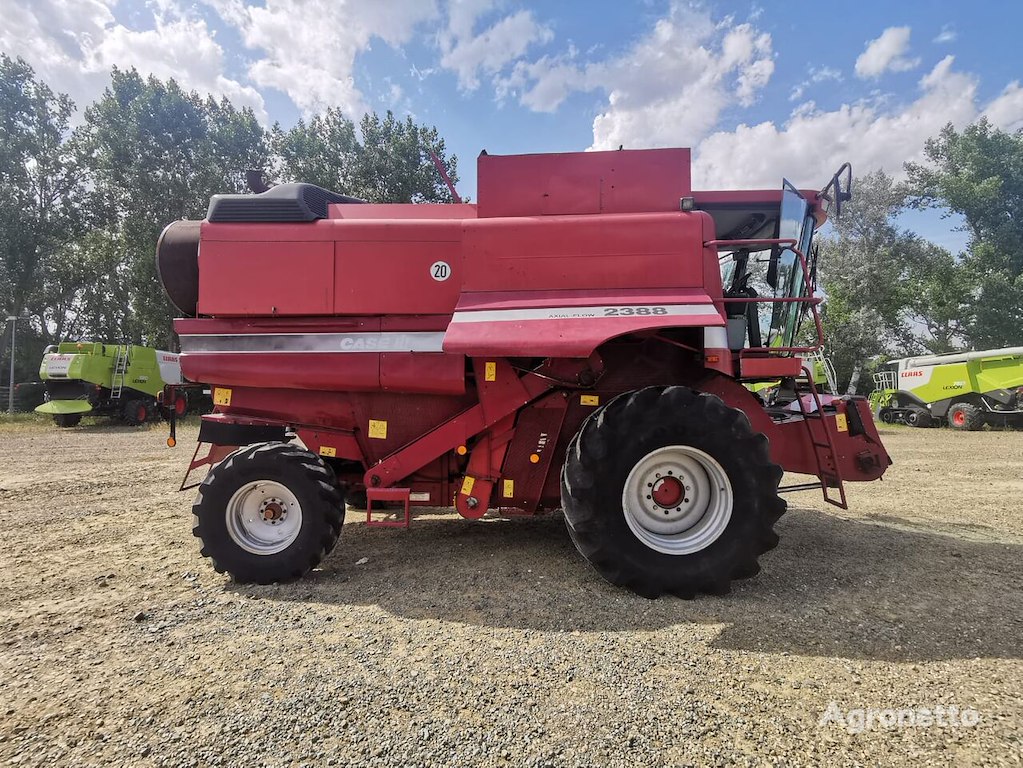 Case IH 2388 + heder kombajn za žito