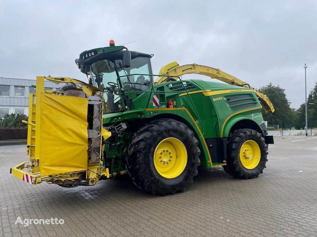 John Deere 8400 i krmni kombajn