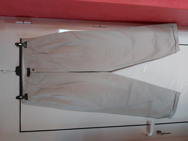 Bez pantalone