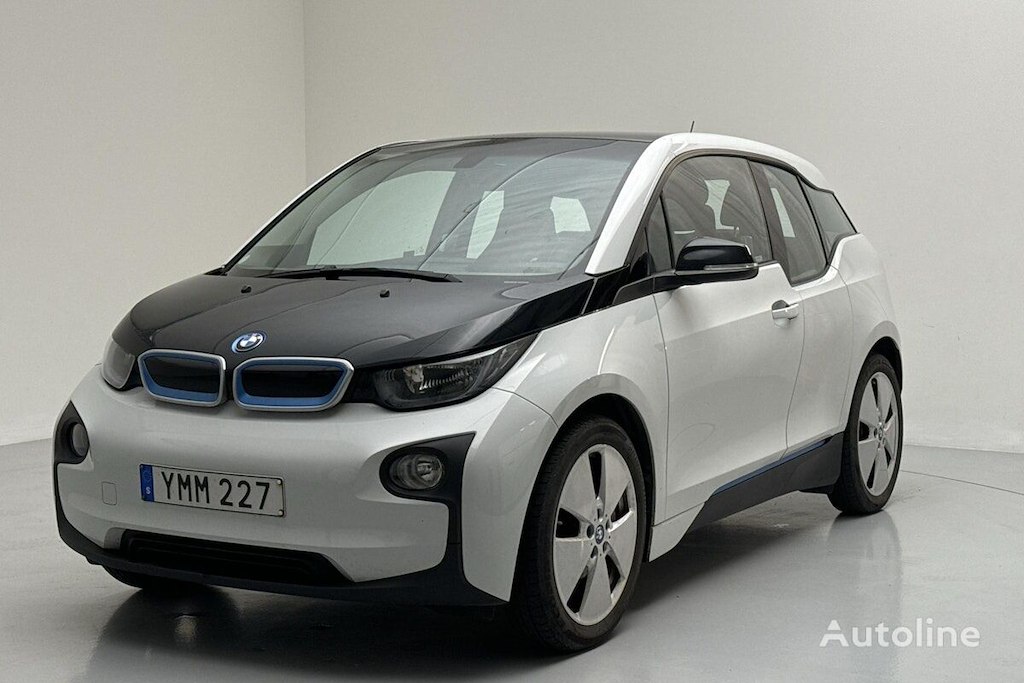 Prodaje se BMW i3 krosover na aukciji