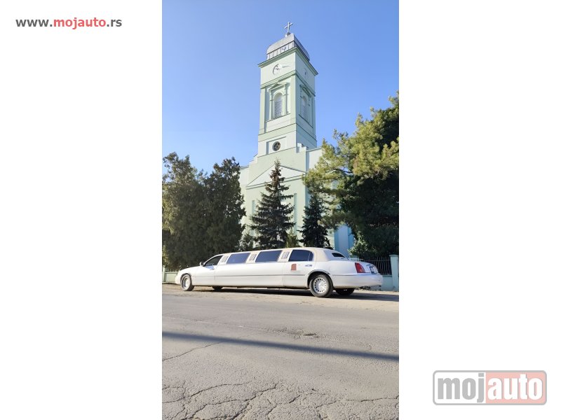 Lincoln Town Car Stretch Limo