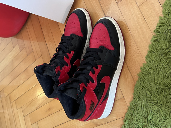 nike air jordan 1 bred