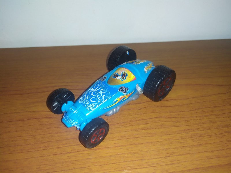 Hot Wheels autić sa dva lica