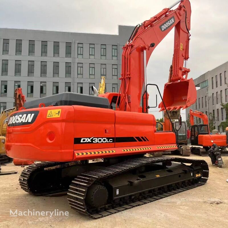 Doosan DX300 bager guseničar