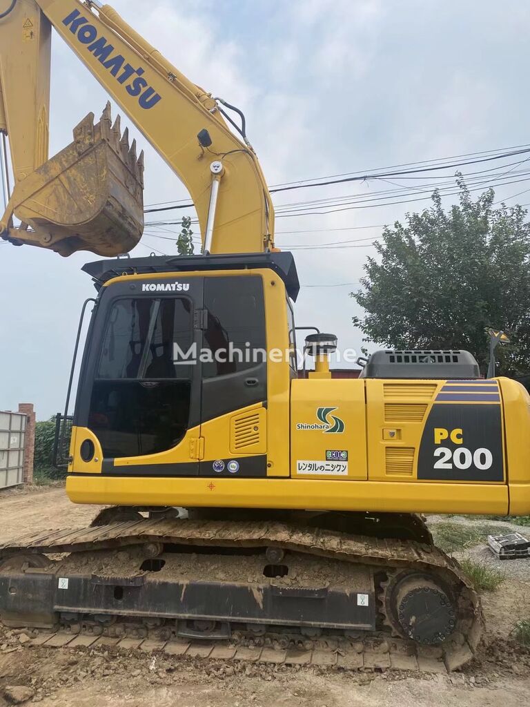 Komatsu PC200-8 bager guseničar