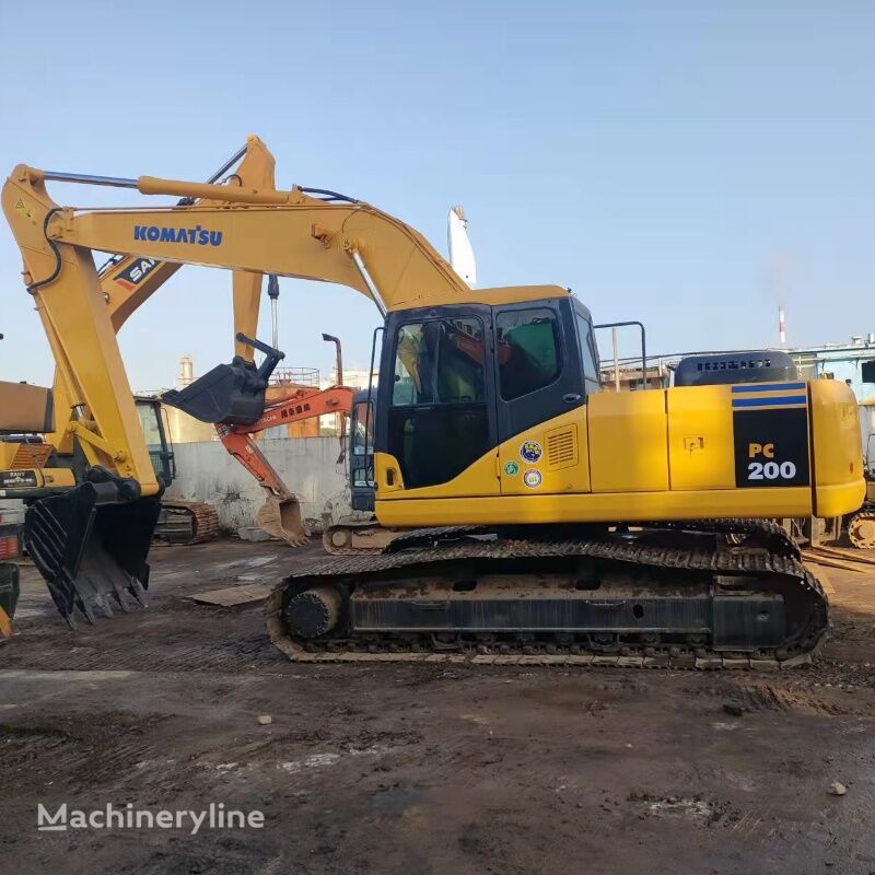 Komatsu 200 bager guseničar