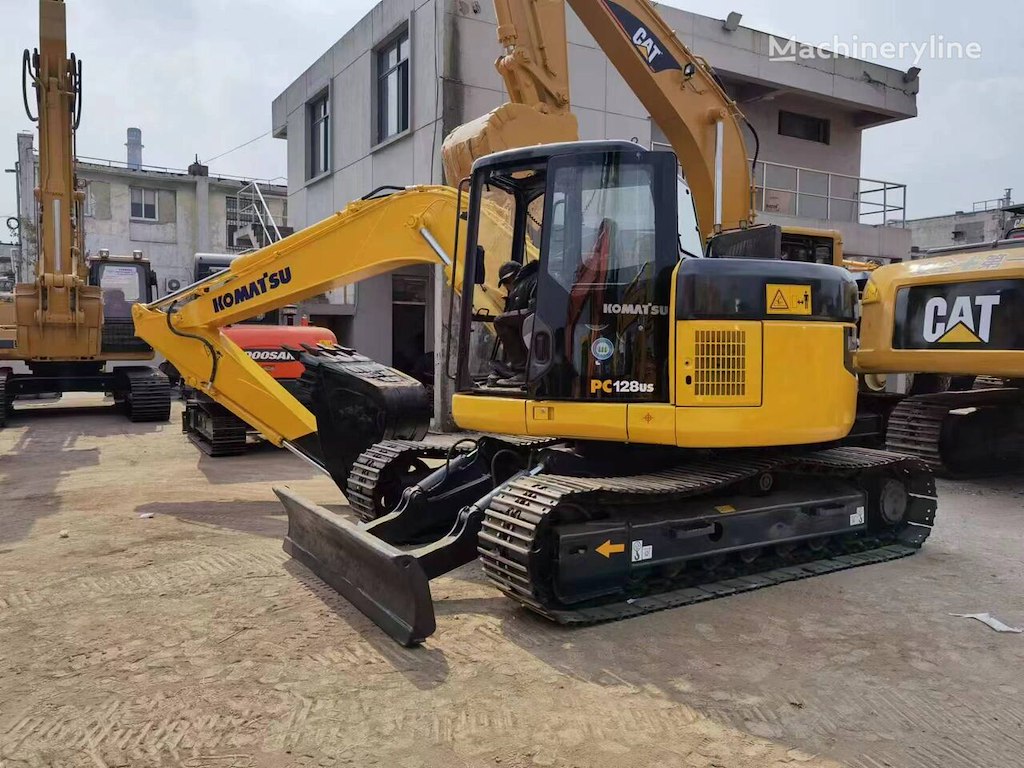 Komatsu PC128 bager guseničar