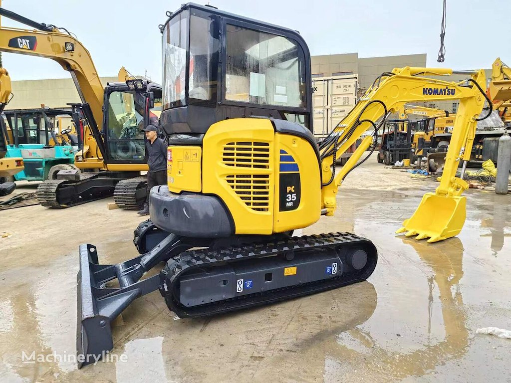 Komatsu PC35 bager guseničar