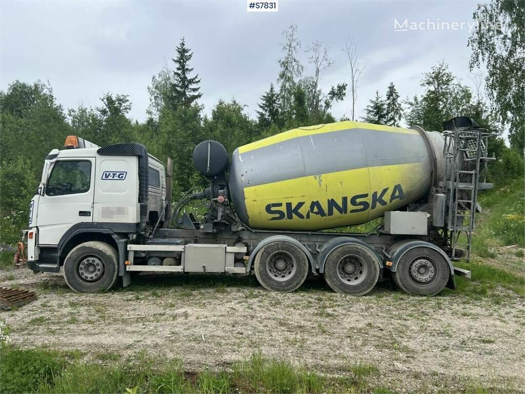 Volvo FM12 kamion s mešalicom za beton