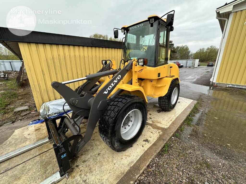 Volvo L 30 B prednji utovarivač