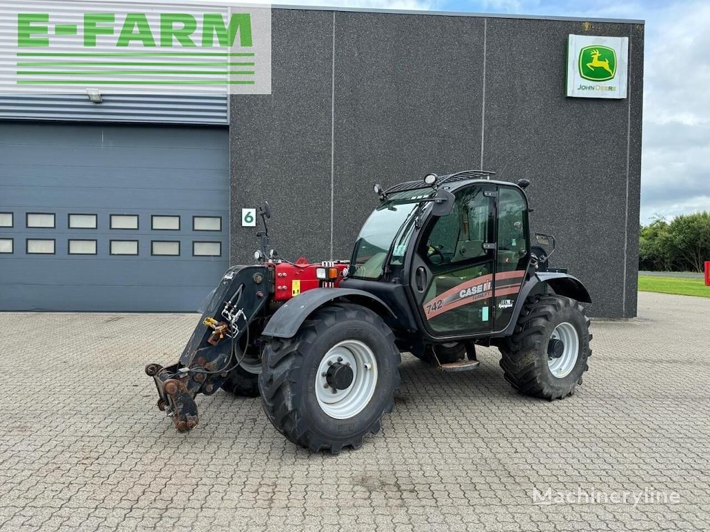 Case farmlift 742 teleskopski prednji utovarivač