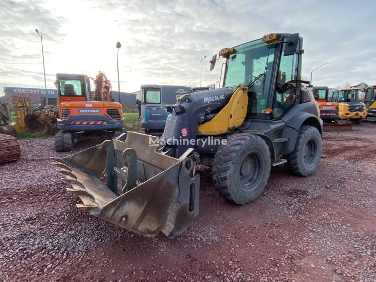 Mecalac AS 900 teleskopski prednji utovarivač