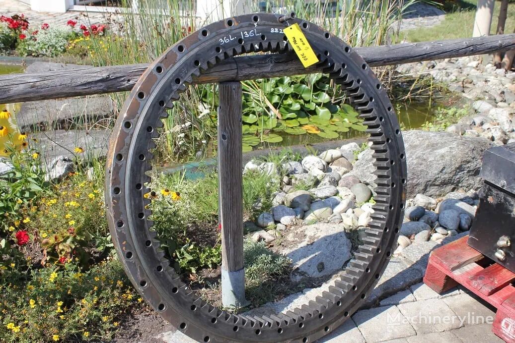 Coroană de rotire excavator second-hand – 366L-136L 366.1361.822 okretni prsten za OK MH Plus građevinske mašine