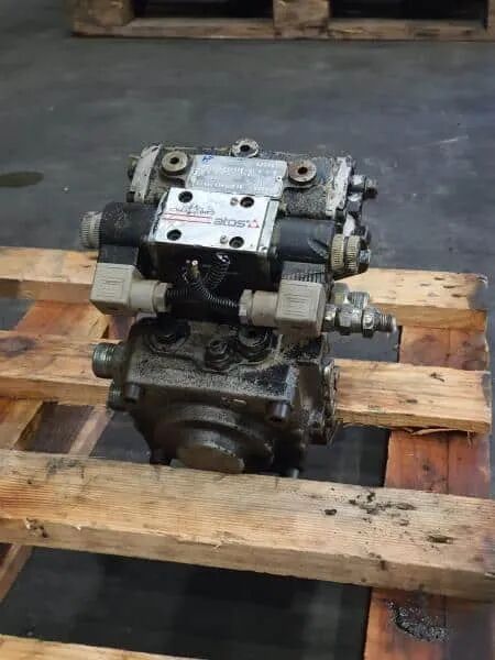 Pompa hidraulică second hand hidraulična pumpa za Bosch Rexroth M4PV28 građevinske mašine
