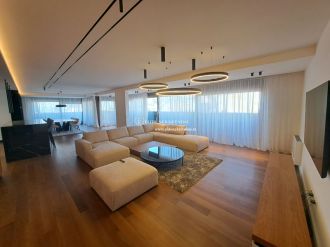 280m² 5.500€
Beograd, Vračar, Hram Svetog Save, Petosoban penthouse,2 garazna mesta