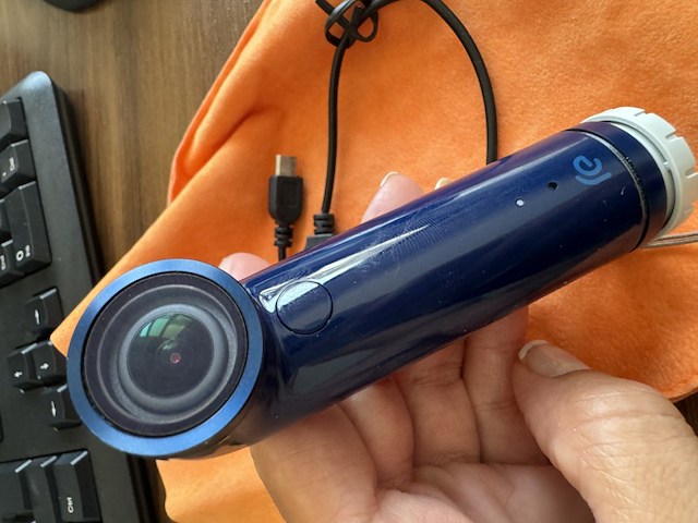 HTC RE 16.0MP vodootporna Digitalna Kamera