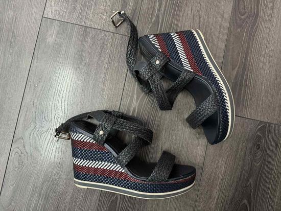 Tommy Hilfiger sandale + poklon Desigual haljina