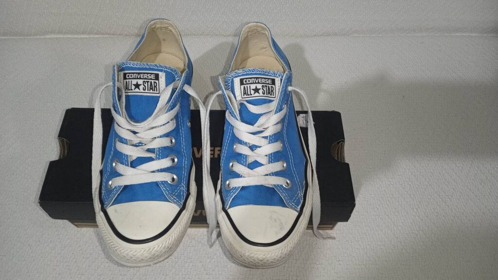 Converse, 37