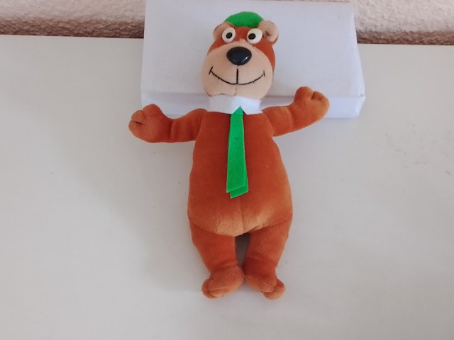 maxi yogi bear-3