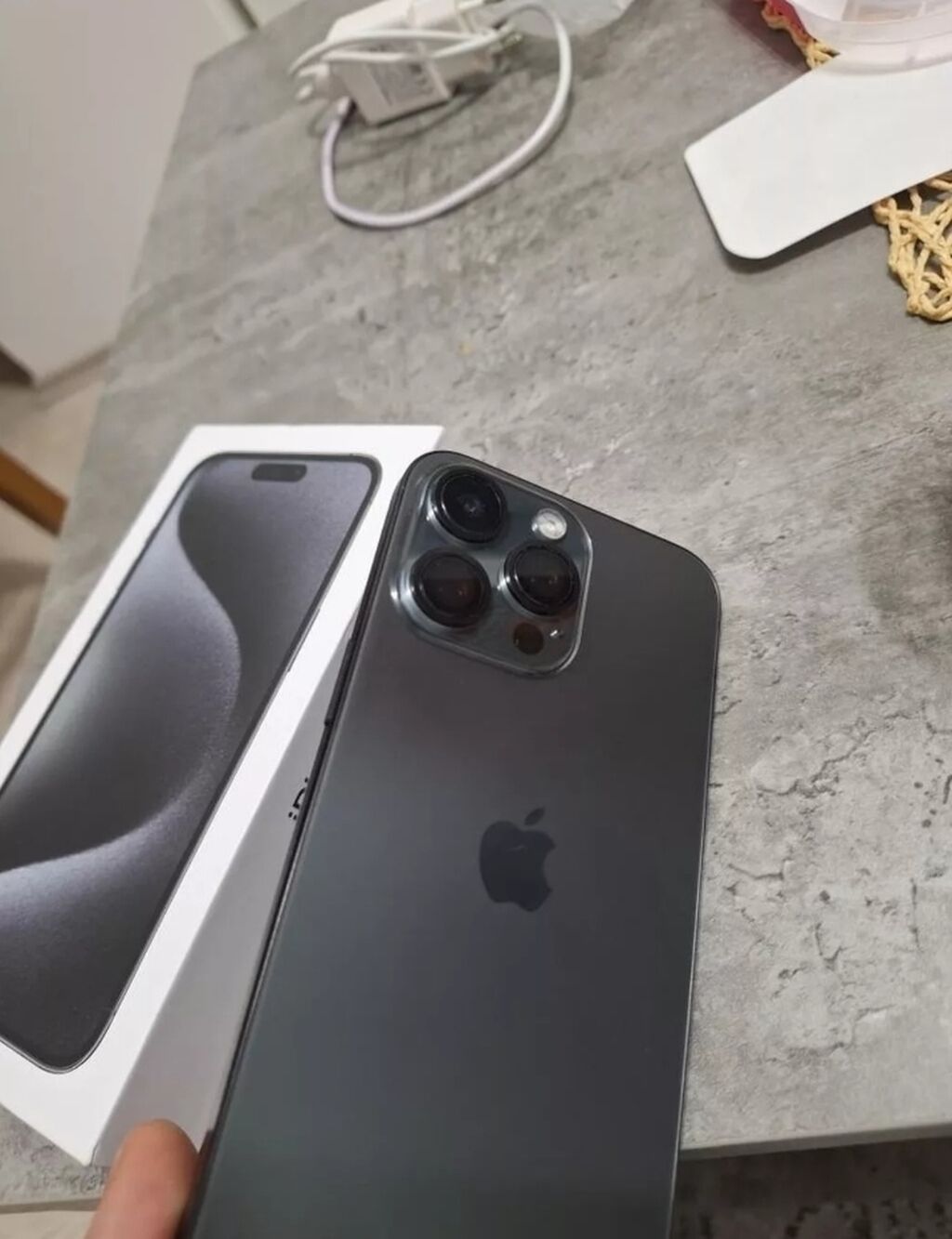 Apple iPhone iPhone 15 Pro Max, 1 TB, Otisak prsta, Bežični punjač, Face ID