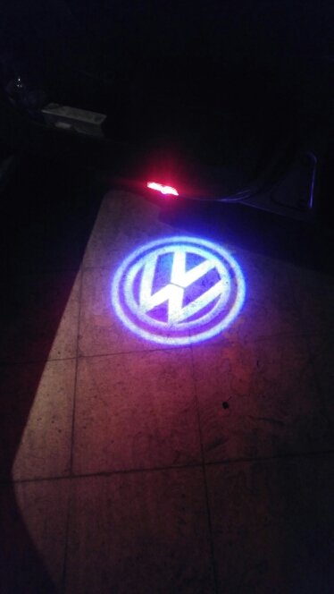 Led logo projektor za vrata - komplet od 2 komada. Ugrađuju se umesto