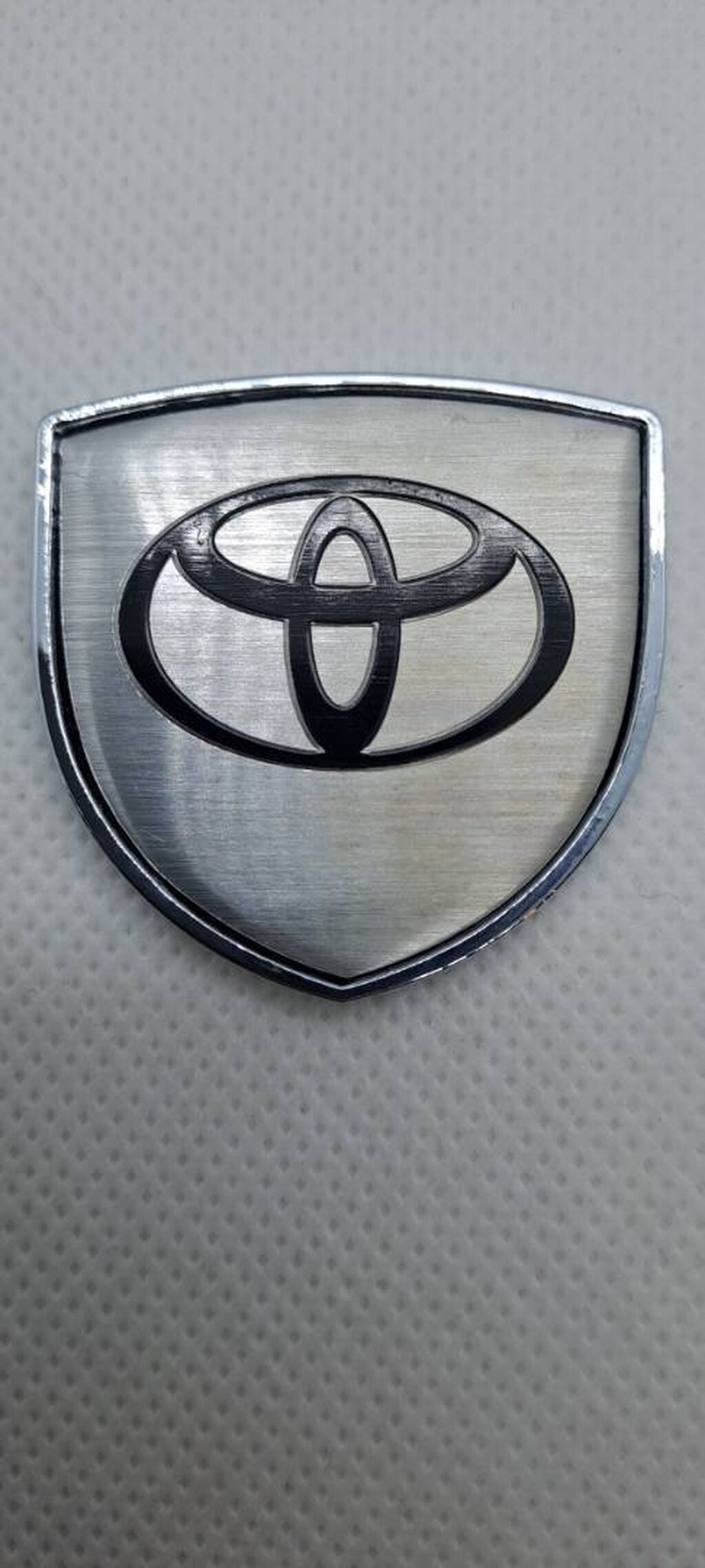 Samolepljivi metalni stiker za automobil - TOYOTA Metalni stiker za