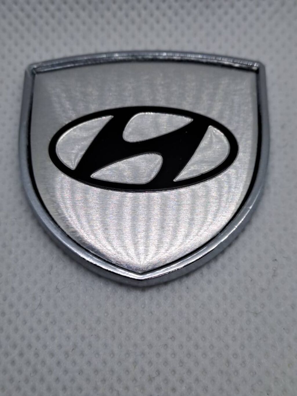 Samolepljivi metalni stiker za automobil - HYUNDAI Metalni stiker za