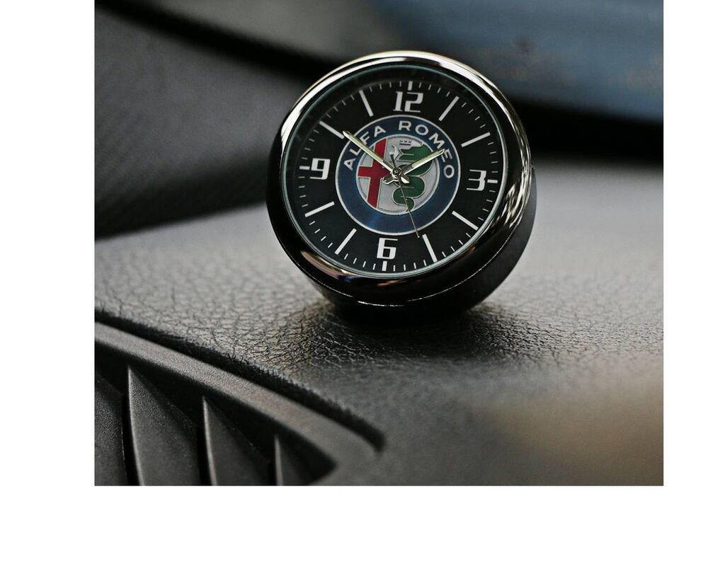 Sat za automobil - ALFA ROMEO Sat sa logom ALFA ROMEO. Izuzetno lep