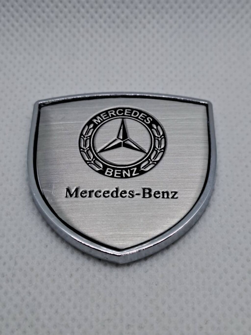 Samolepljivi metalni stiker za automobil - MERCEDES Metalni stiker za