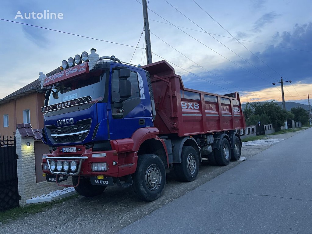 IVECO Trakker 450 kiper