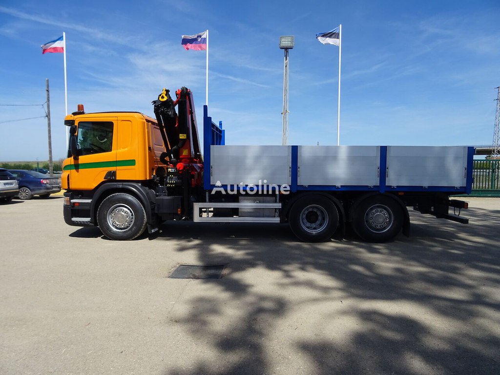 Scania P 380 kamion s ravnom platformom