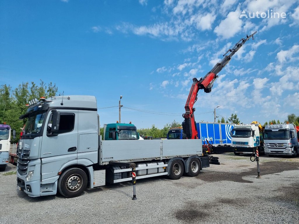 Mercedes-Benz 2648 + FASSI 485 RA + WINDE kamion s ravnom platformom