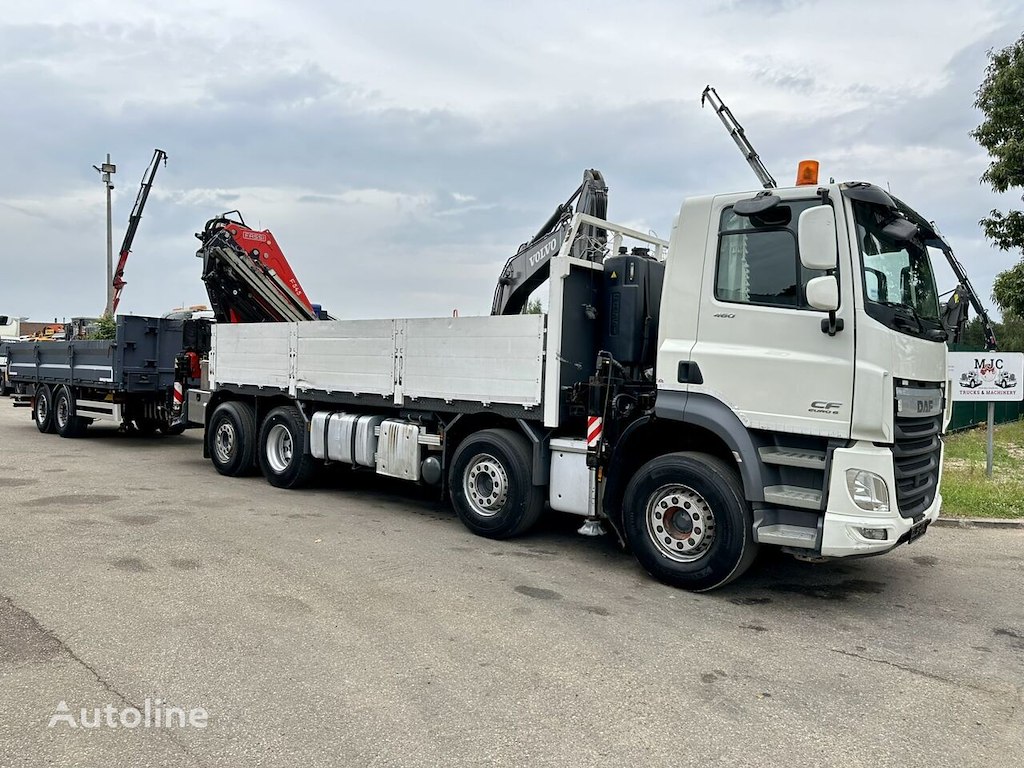 DAF CF 460 8x2 + KRAN FASSI F545 (6x) - LIFT + STEERING AXLE - RETAR kamion s ravnom platformom