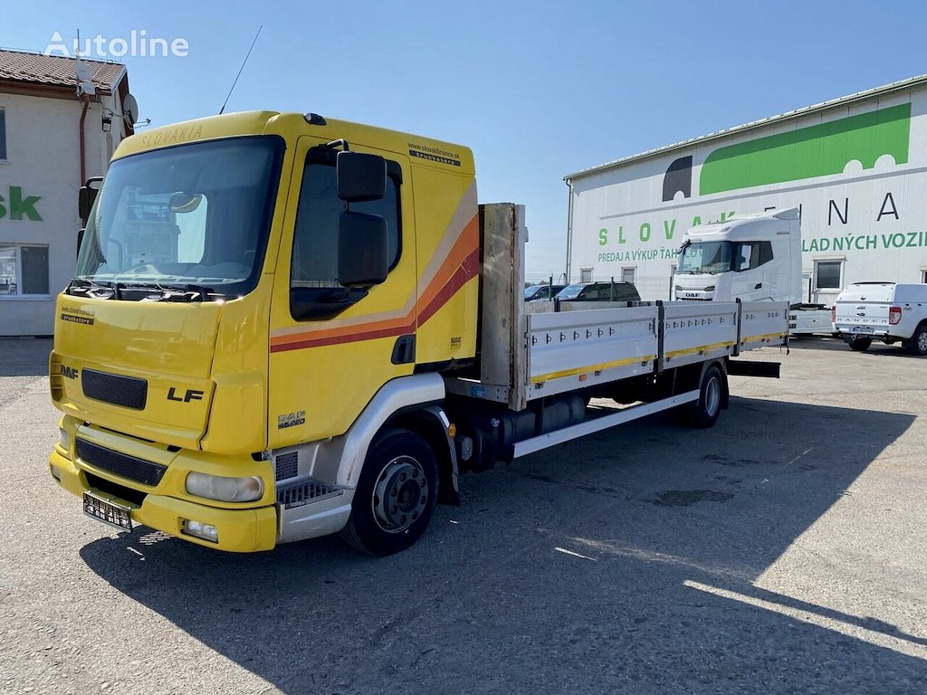 DAF LF 45.220 kamion s ravnom platformom