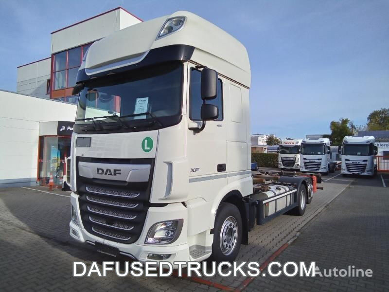 DAF FAR XF480 vozilo za prevoz kontejnera