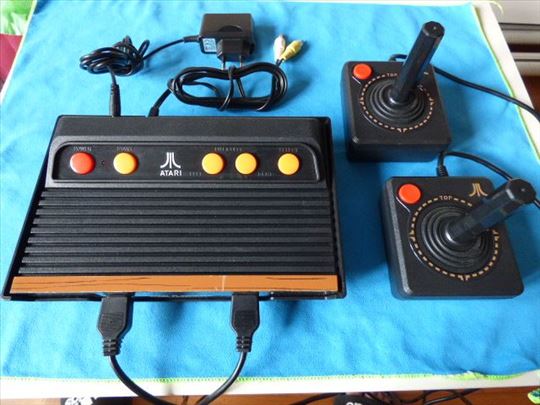 ATARI FlashBack 8 - konzola sa retro igrama