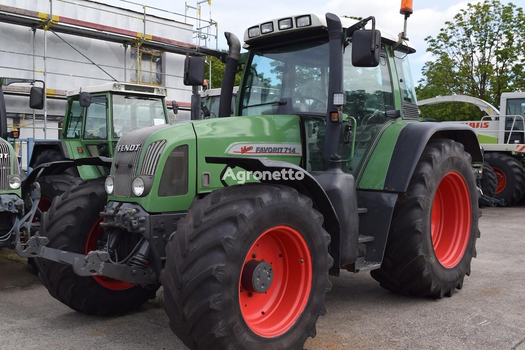 Fendt 714 Vario traktor točkaš