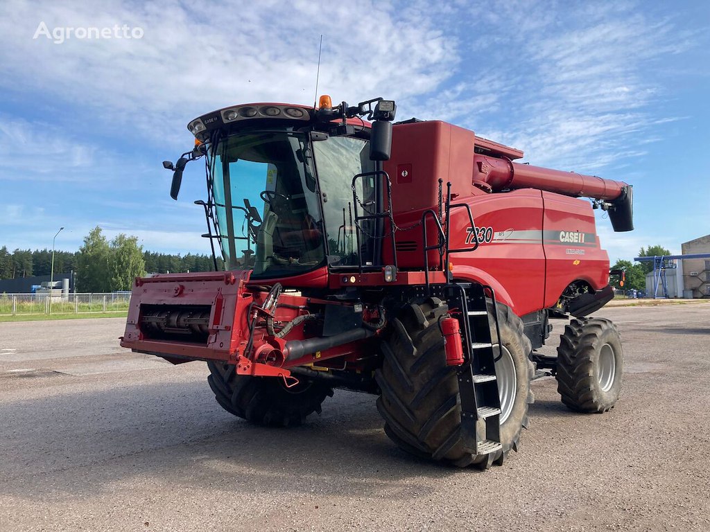 Case IH Axial-Flow 7230 kombajn za žito