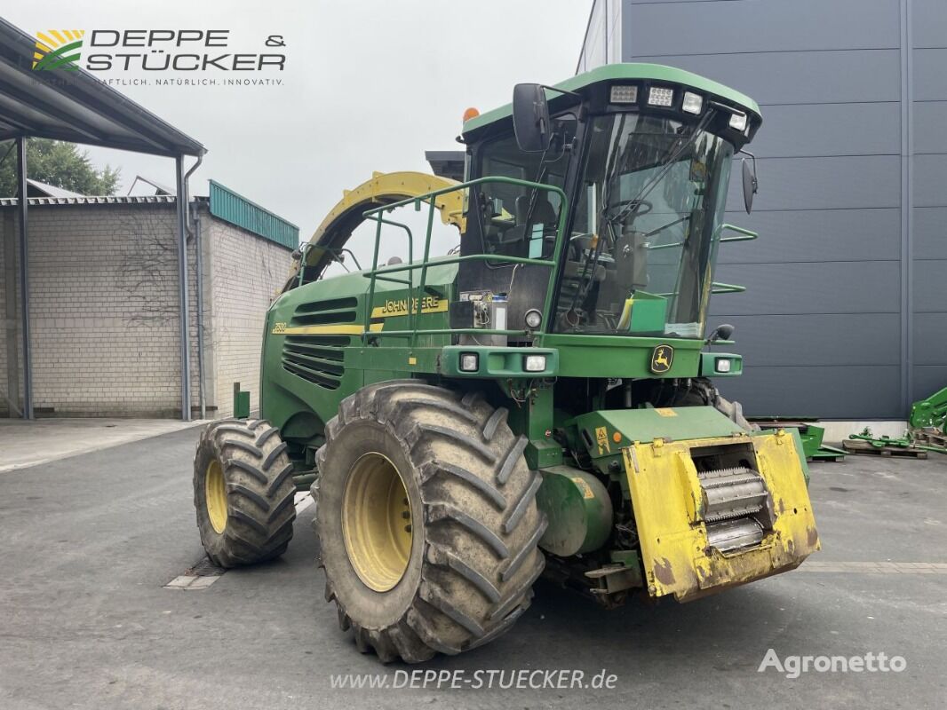 John Deere 7500 krmni kombajn