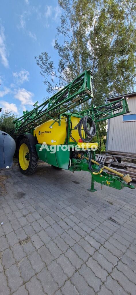 John Deere 740i vučena prskalica