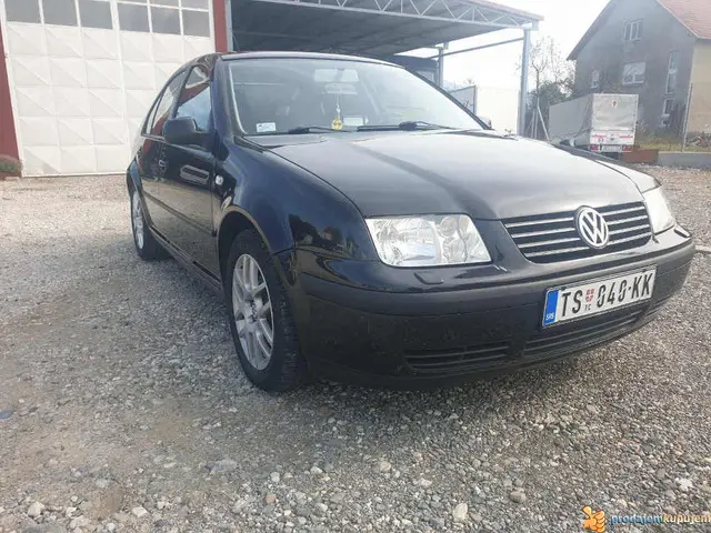 VOLKSWAGEN BORA 1,9 TDI 2002.