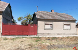 Kuca,ČURUG,CENTAR,kv: 701, € 45000, ID: 3004061