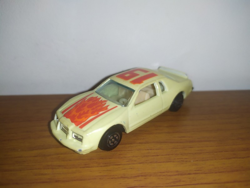 Ford Thunderbird 1/64