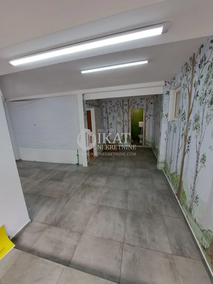 Izdavanje, poslovni prostor, 56m2, Batajnica, Beograd